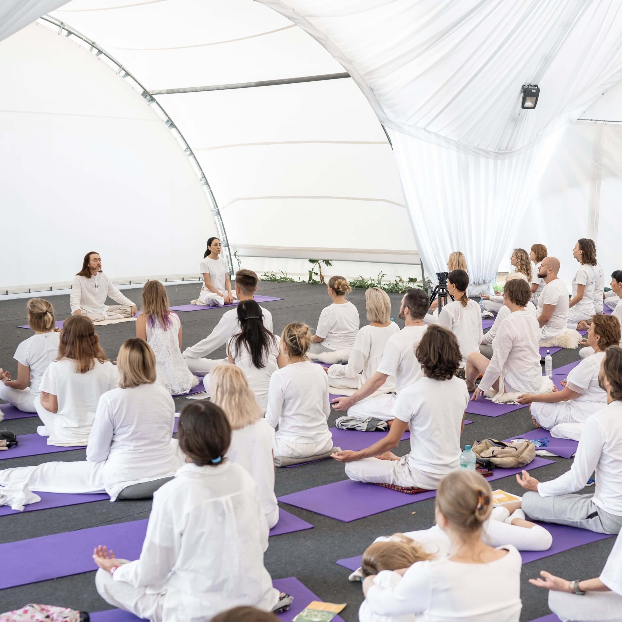 How does a mini-retreat differ from a seminar? | Imram Kriya